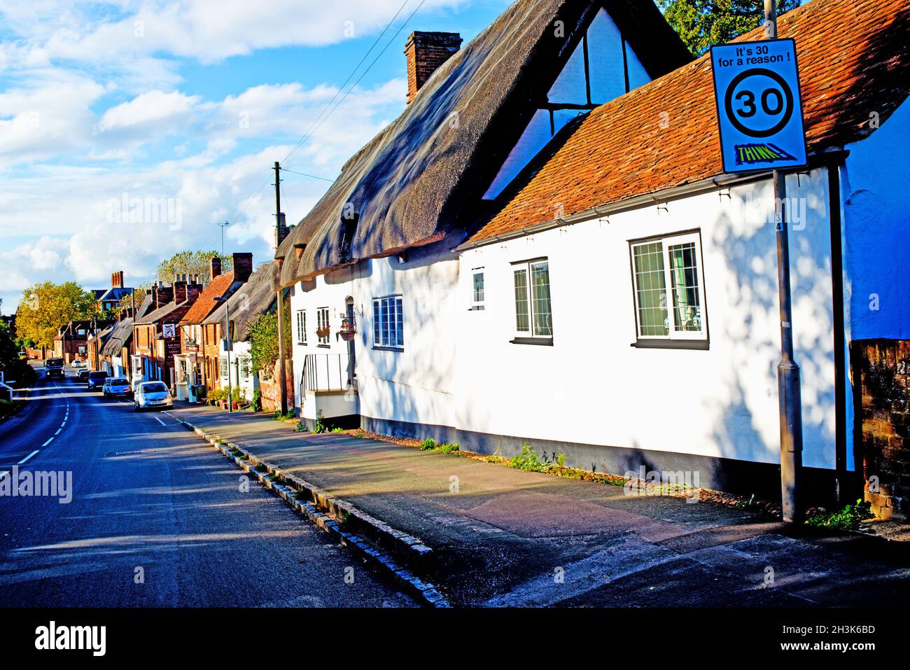 Thatched Roof Cottages, Winslow, Buckinghamshire, England Stock Photo ...