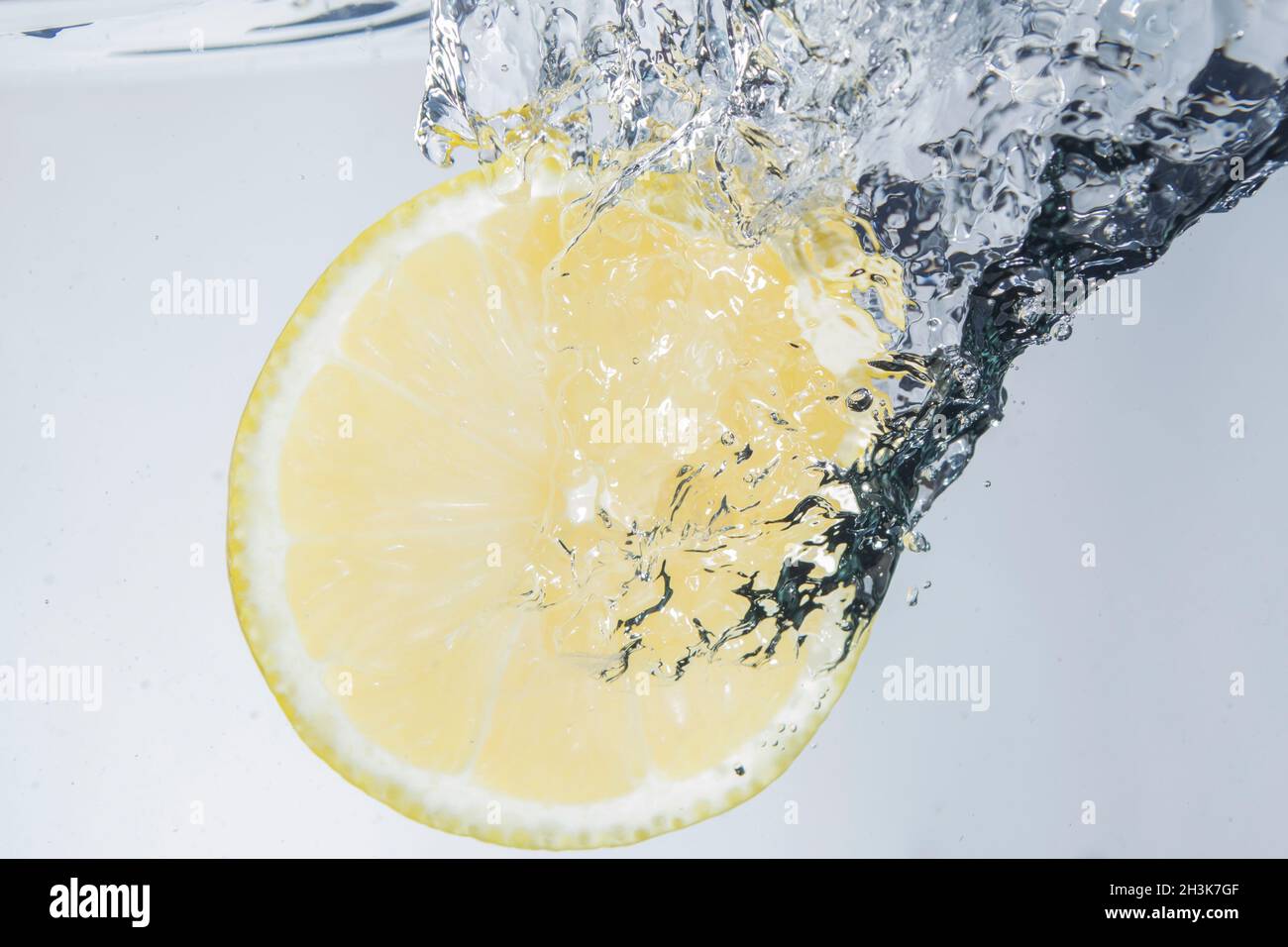 Yellow water splash hi-res stock photography and images - Alamy