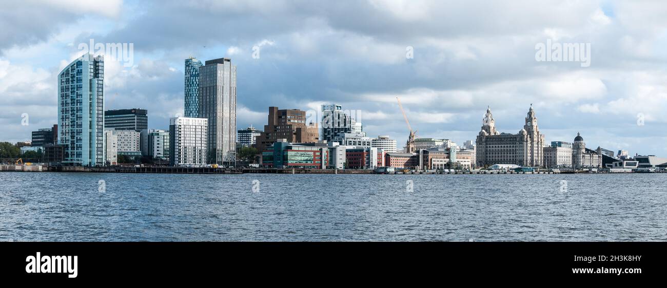 Liverpools iconic waterfront hi-res stock photography and images - Alamy