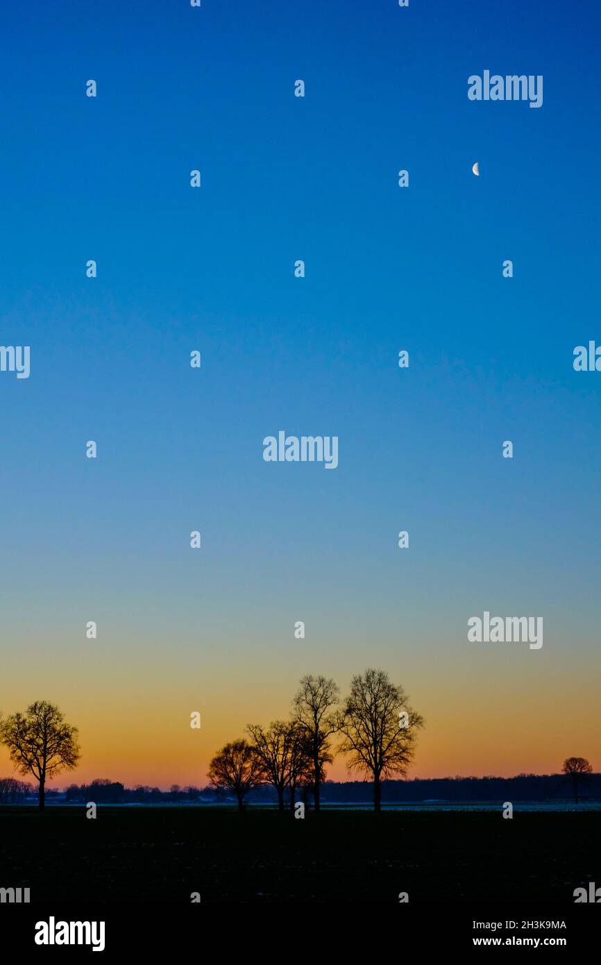 Countryside and sunset hi-res stock photography and images - Alamy