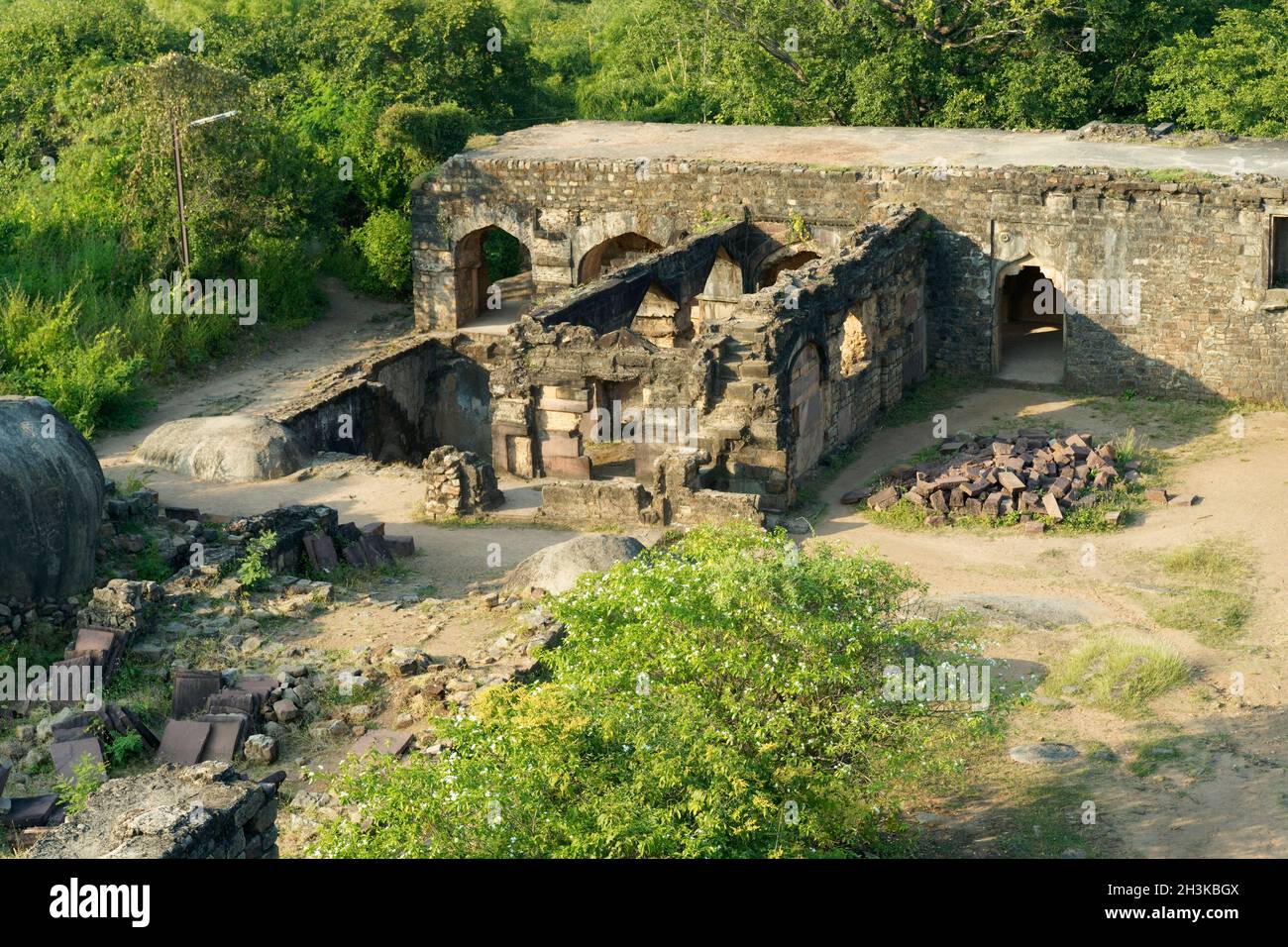 Madan Mahal fort ruins and surrounding area in Jabalpur, Madhya Pradesh ...