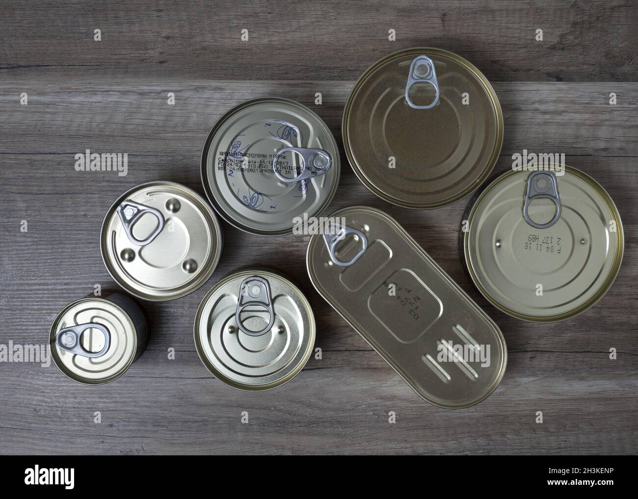 Silver food cans hi-res stock photography and images - Alamy