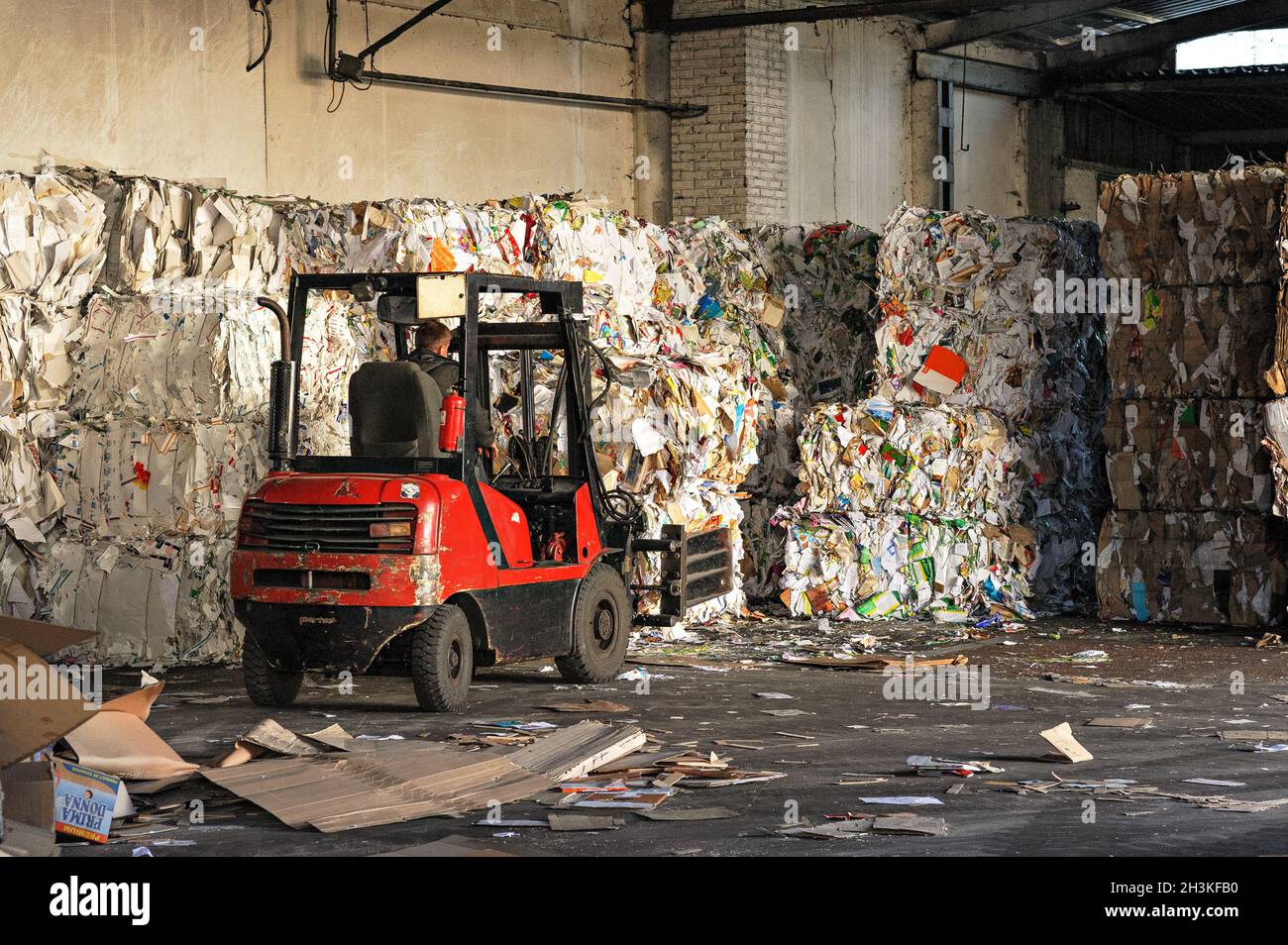 Plant For the Processing of Secondary Raw Materials Sorted by Truck ...