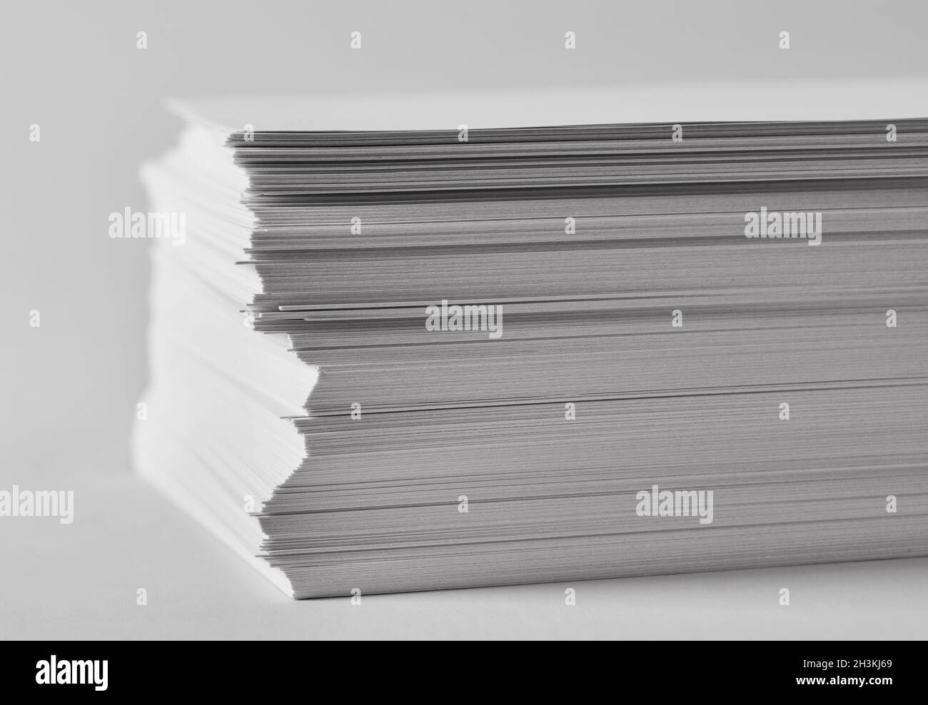 Stack of new blank white paper Stock Photo - Alamy