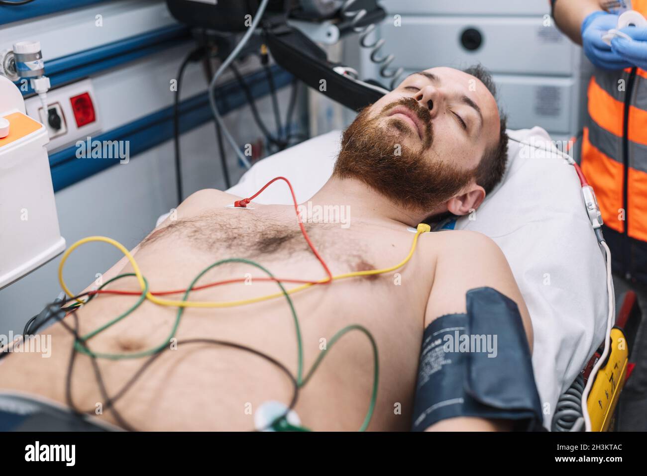 Patient injury emt ambulance hi-res stock photography and images - Alamy