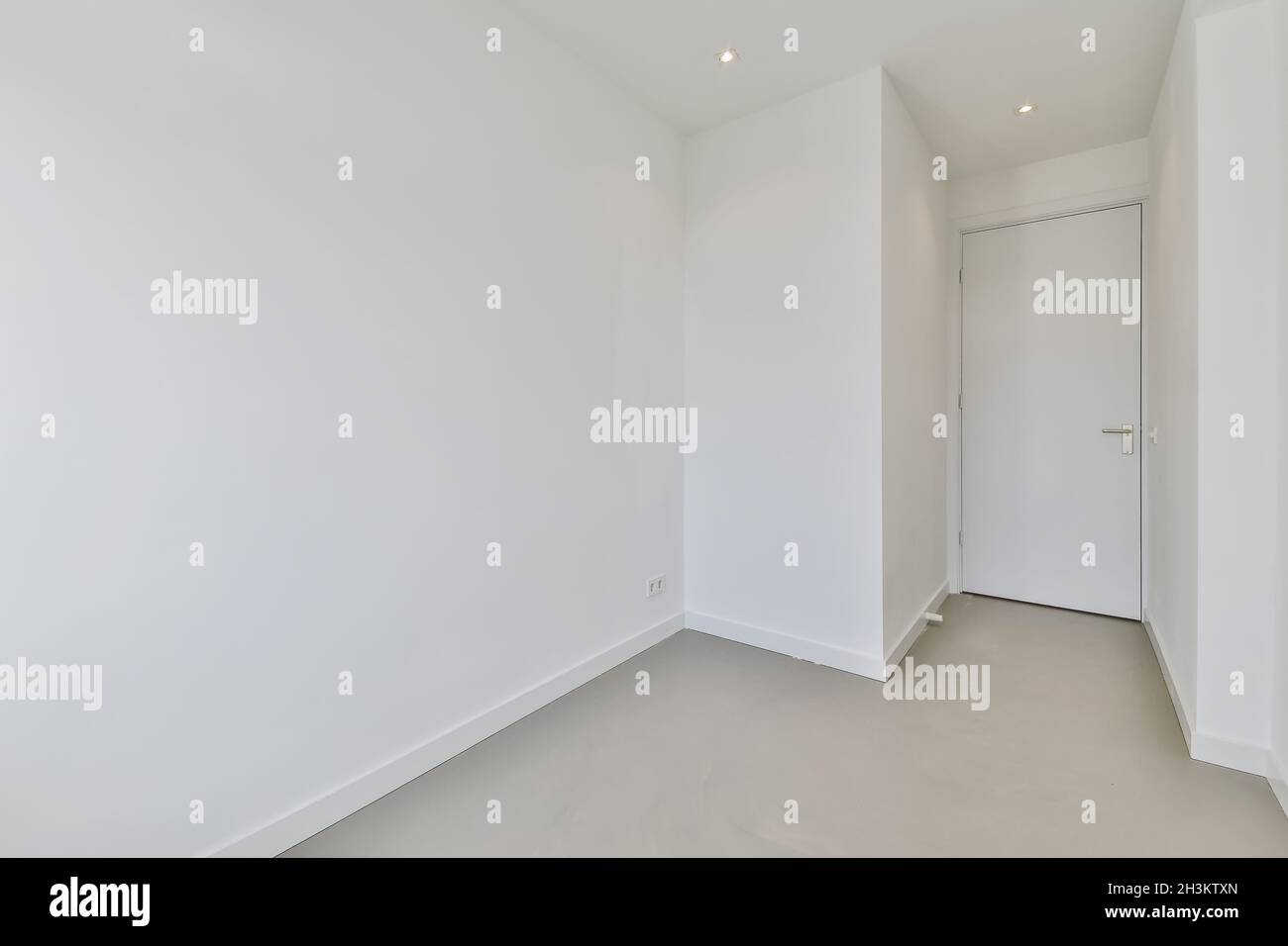 Interior of bright room with no window Stock Photo - Alamy
