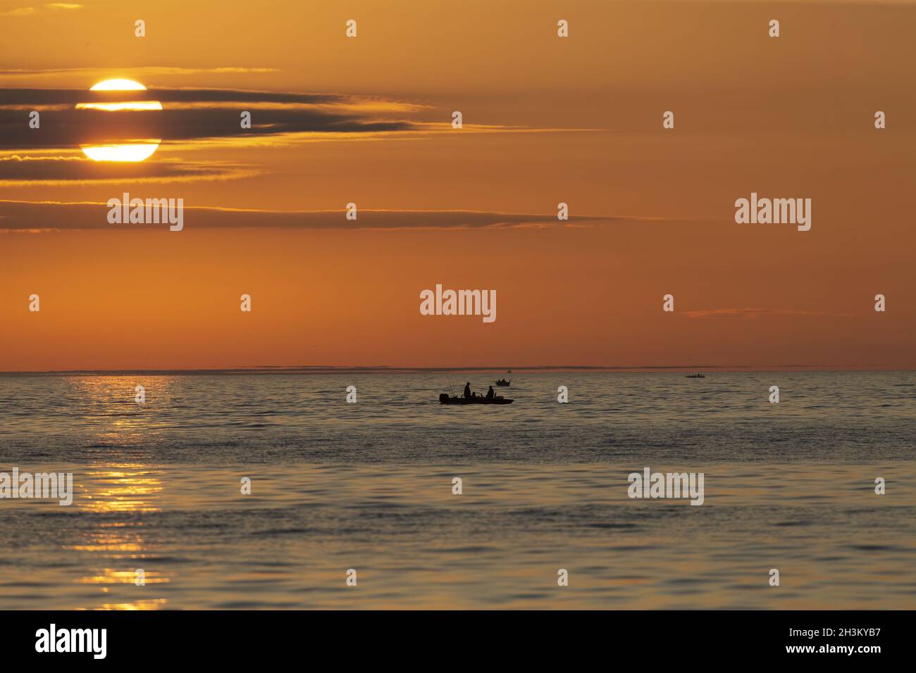 Beautiful morning and sunrise above lake michigan Stock Photo - Alamy