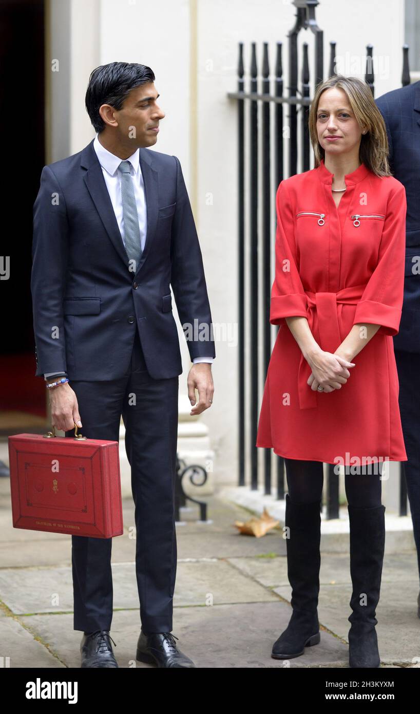 Helen whately mp hi-res stock photography and images - Alamy