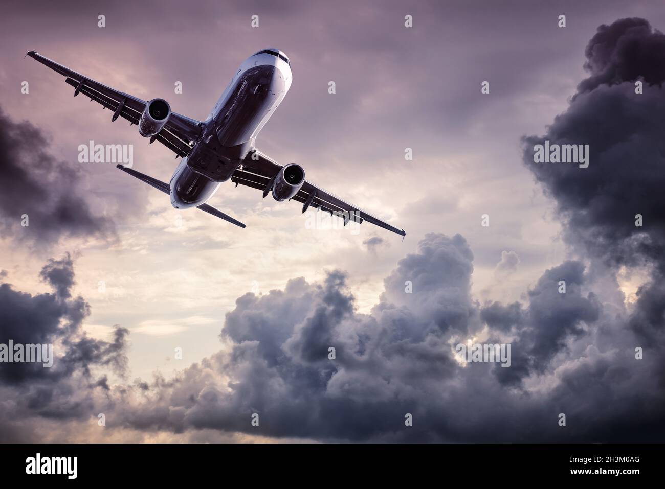Airplane summer hi-res stock photography and images - Alamy