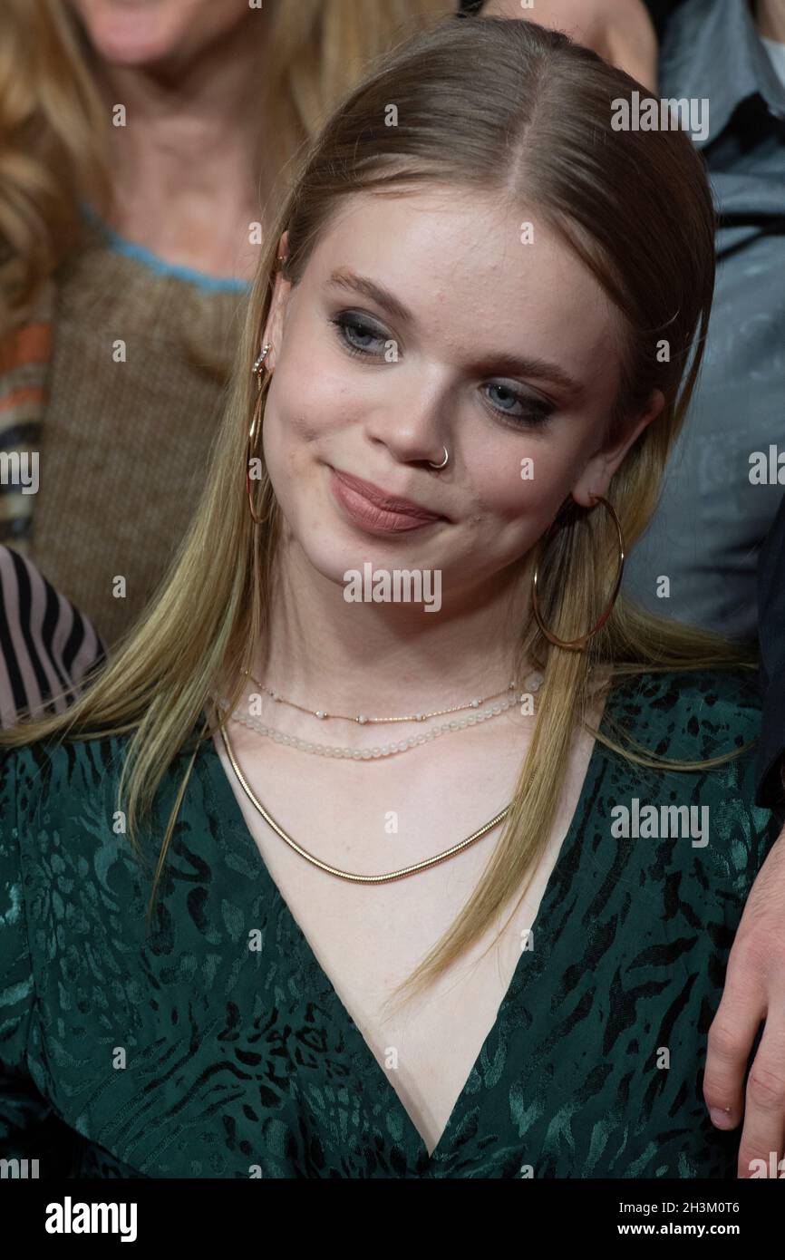 Cologne, Deutschland. 27th Oct, 2021. Actress Emma BADING, portrait ...
