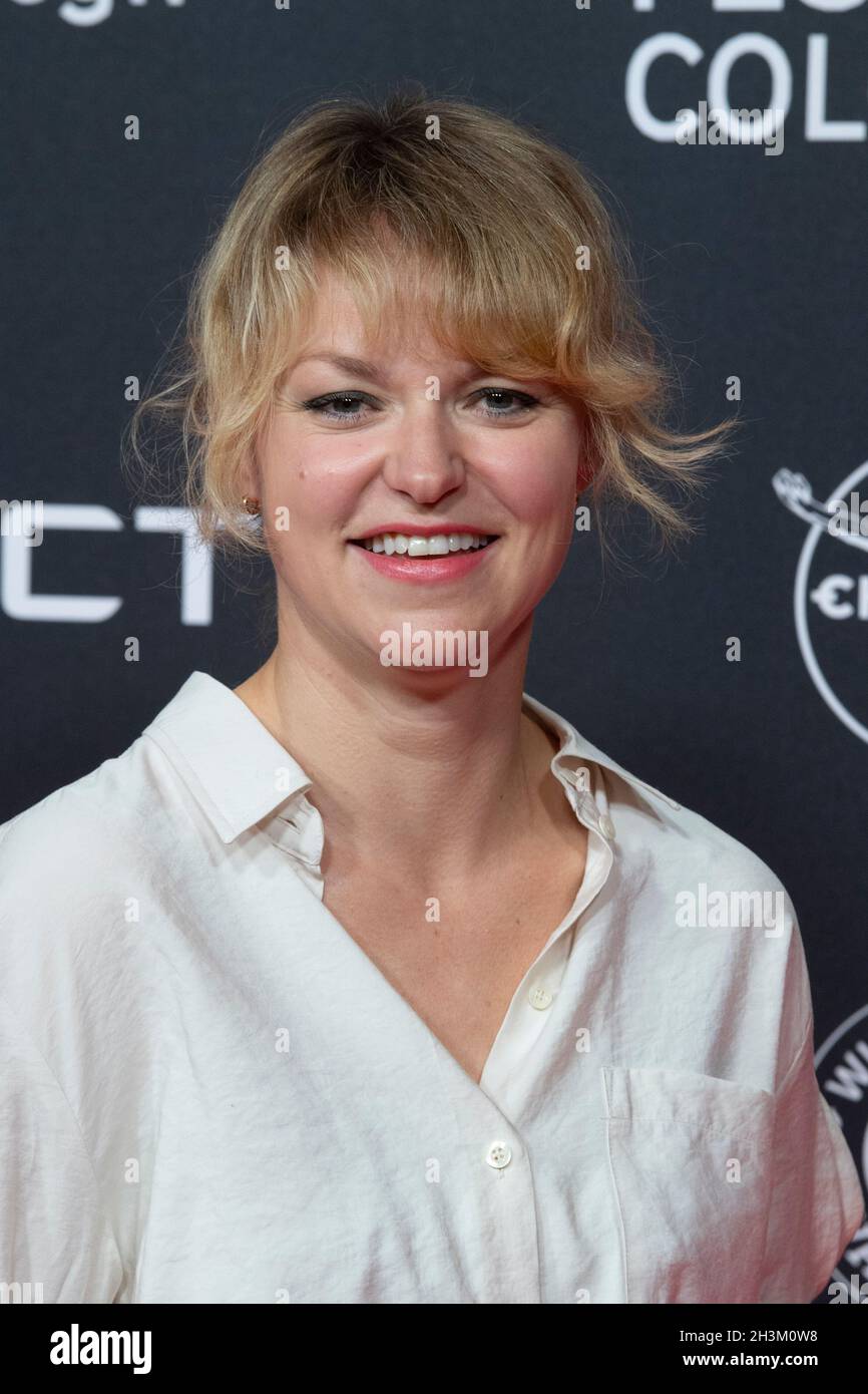 Cologne, Deutschland. 27th Oct, 2021. Actress Lisa WAGNER, portrait ...