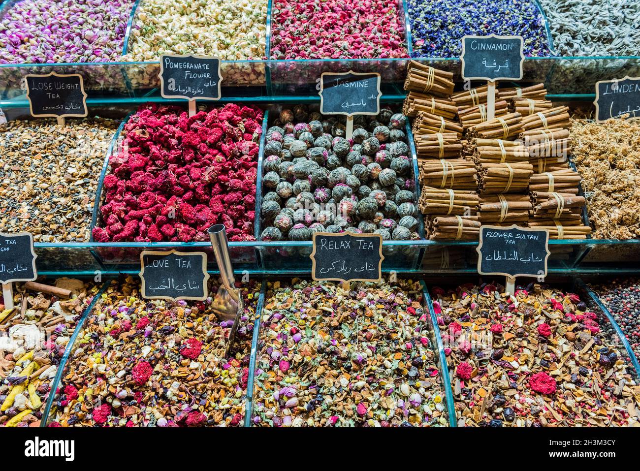 Spice and Tea Market in Grand Bazaar. Istanbul, Turkey Stock Photo - Alamy