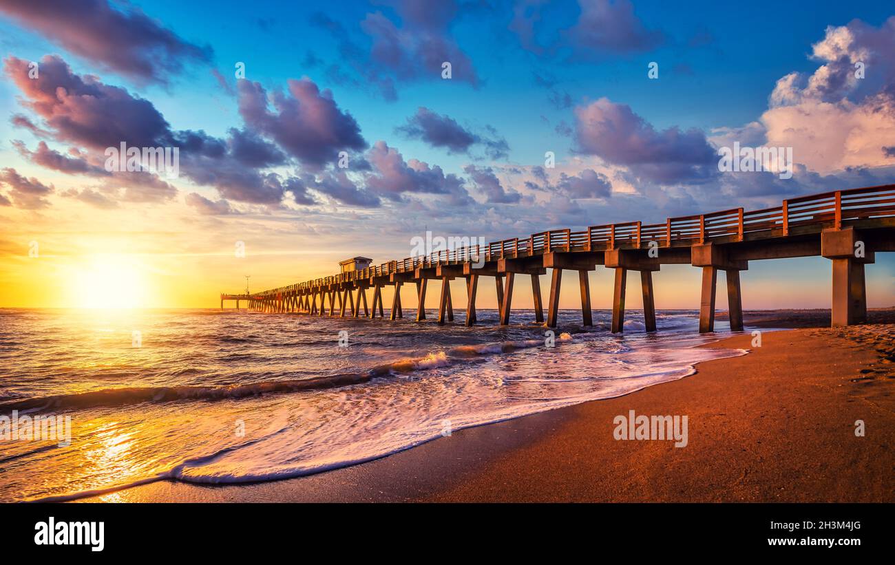 Jetty summer sunset hi-res stock photography and images - Alamy
