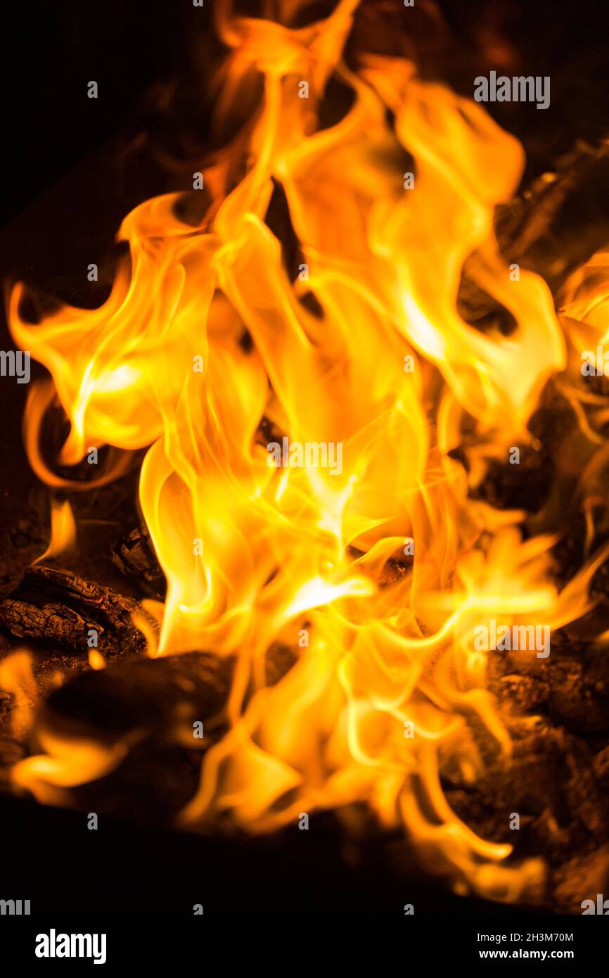 Beautiful vertical shot bonfire hi-res stock photography and images - Alamy