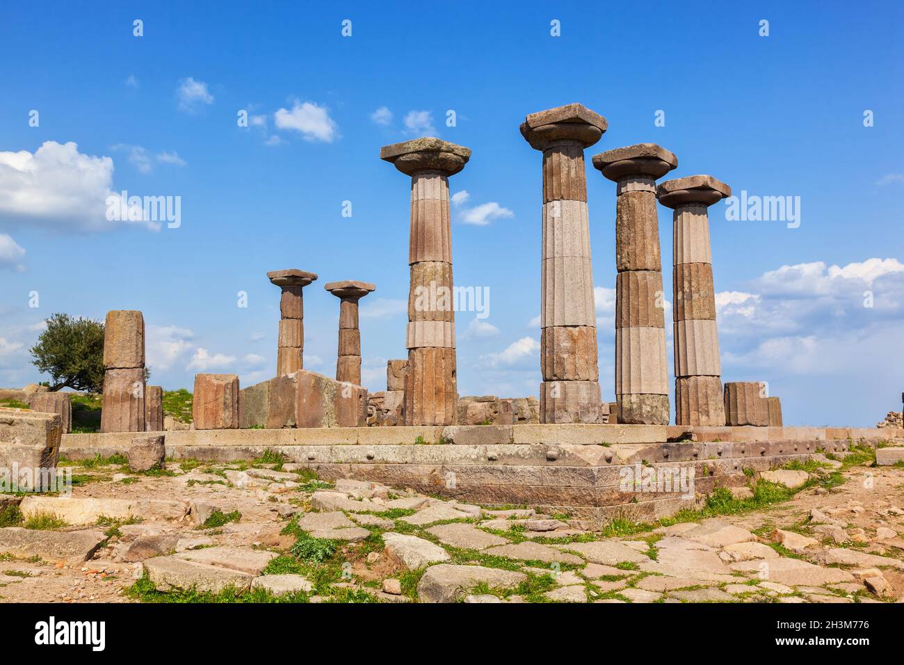 Greek column temple hi-res stock photography and images - Alamy
