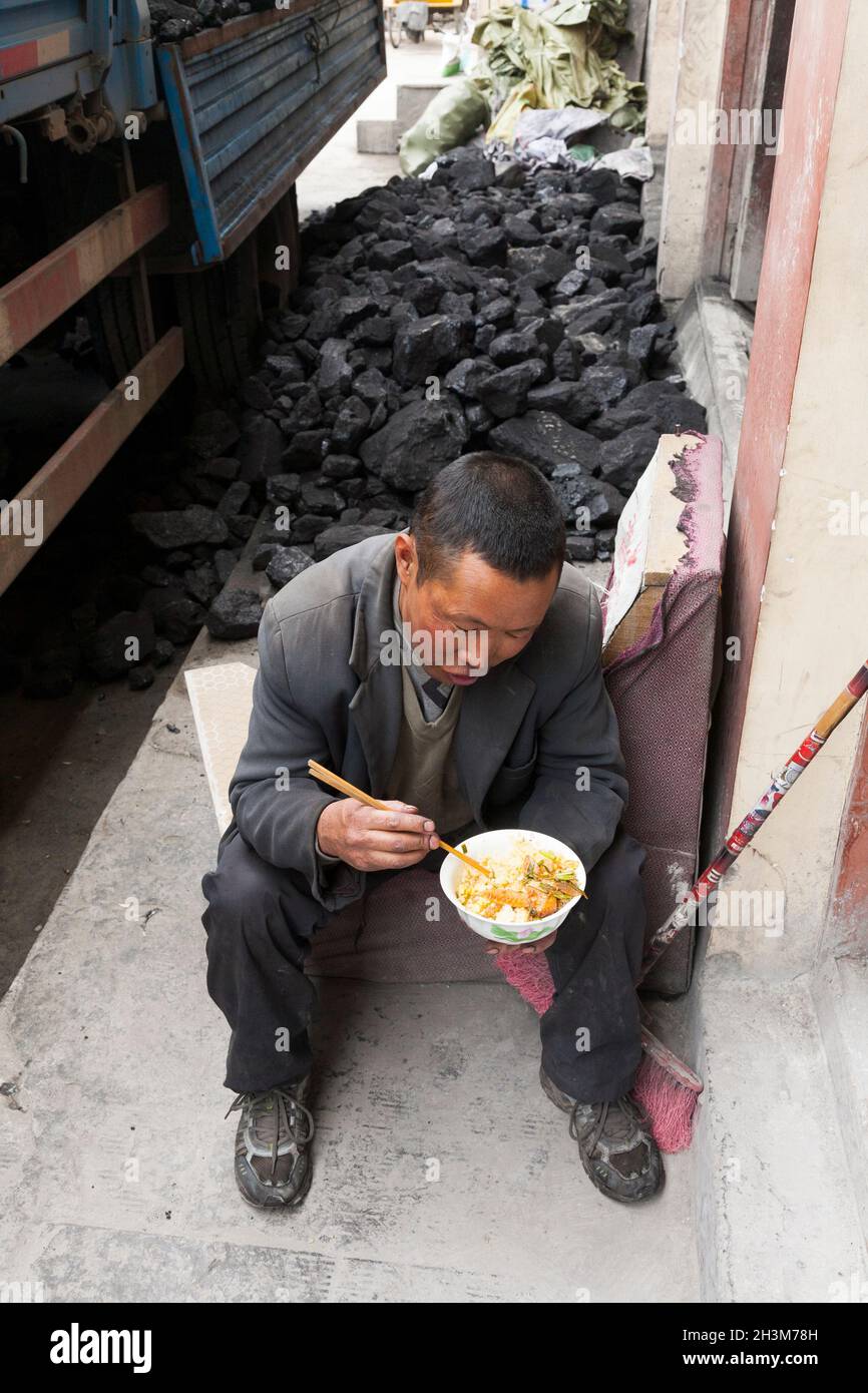 Coal delivery man hi-res stock photography and images - Alamy