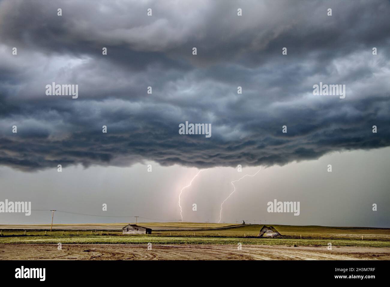 Severe storm clouds hi-res stock photography and images - Alamy