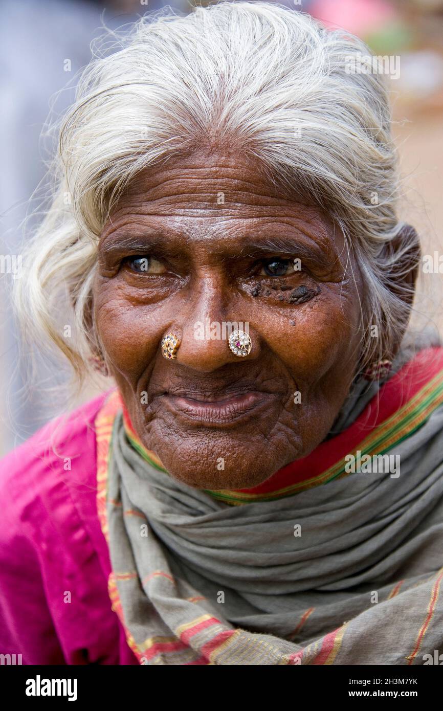 Elderly tamil woman hi-res stock photography and images - Alamy