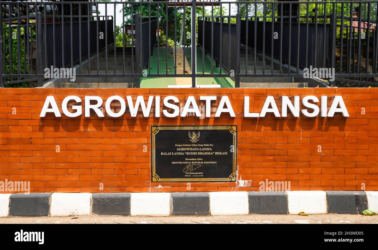 Jakarta 20th october 2021, agrowisata lansia ; place for oldman to ...