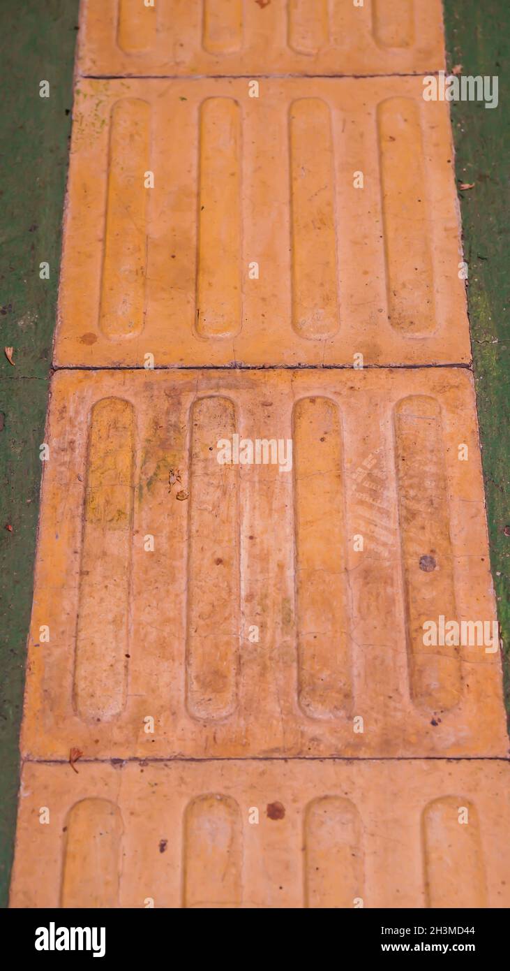 Japan tactile paving hi-res stock photography and images - Alamy