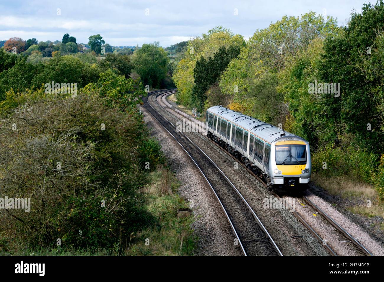 Chiltern Railways class 168 diesel train at Shrewley, Warwickshire ...