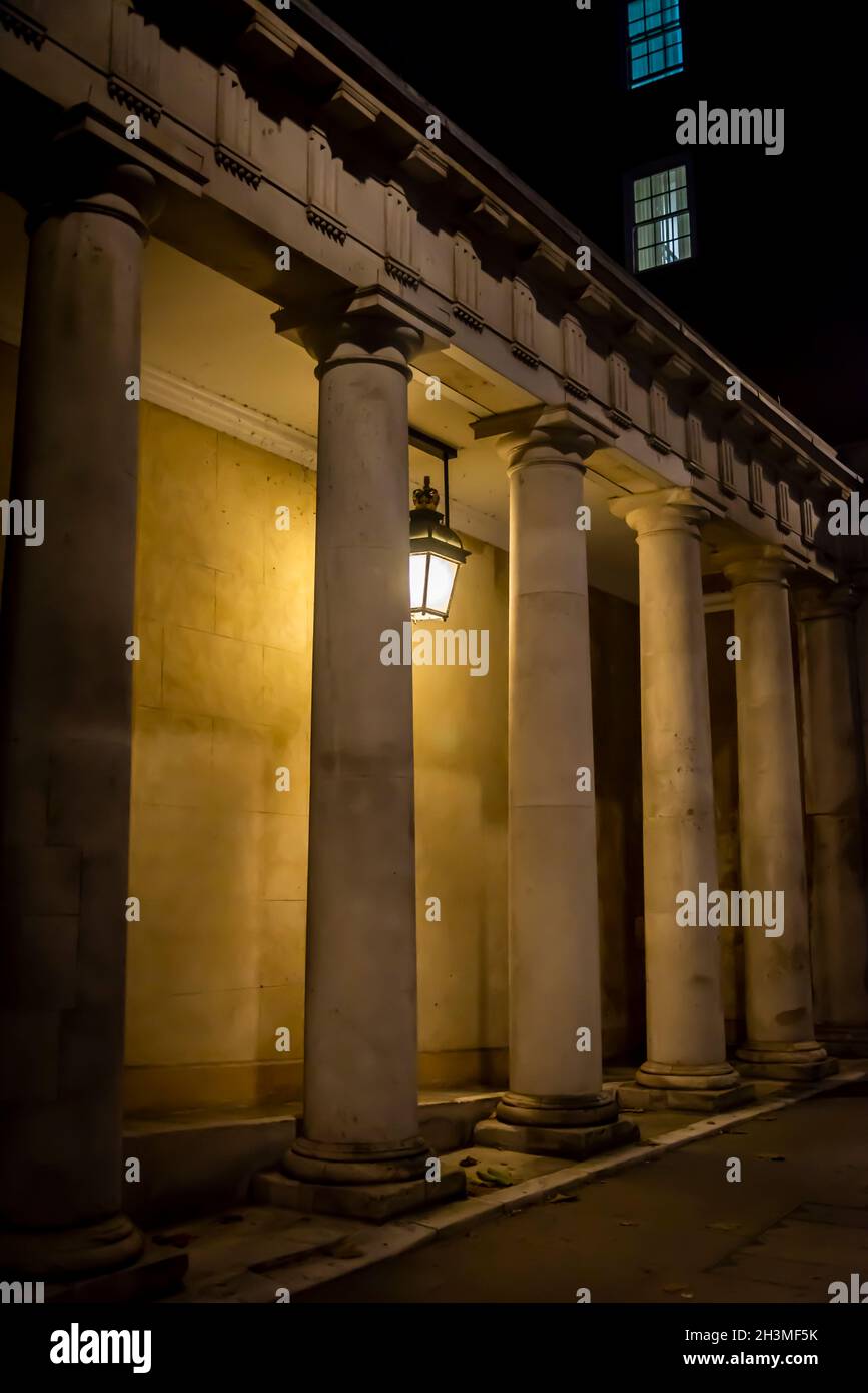 London doric columns hi-res stock photography and images - Alamy