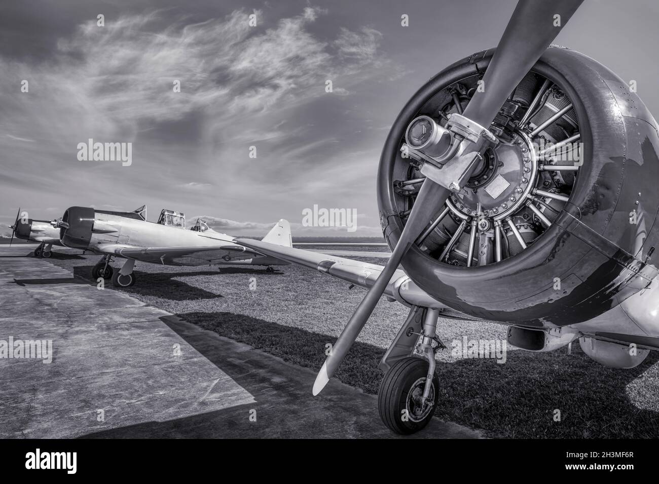 Loop airplane hi-res stock photography and images - Alamy