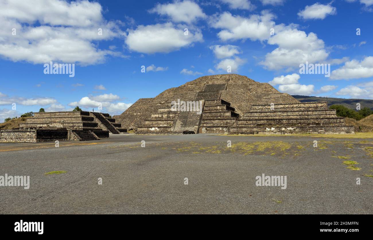 Pyramid of the Moon in Teotihuacan Stock Photo - Alamy