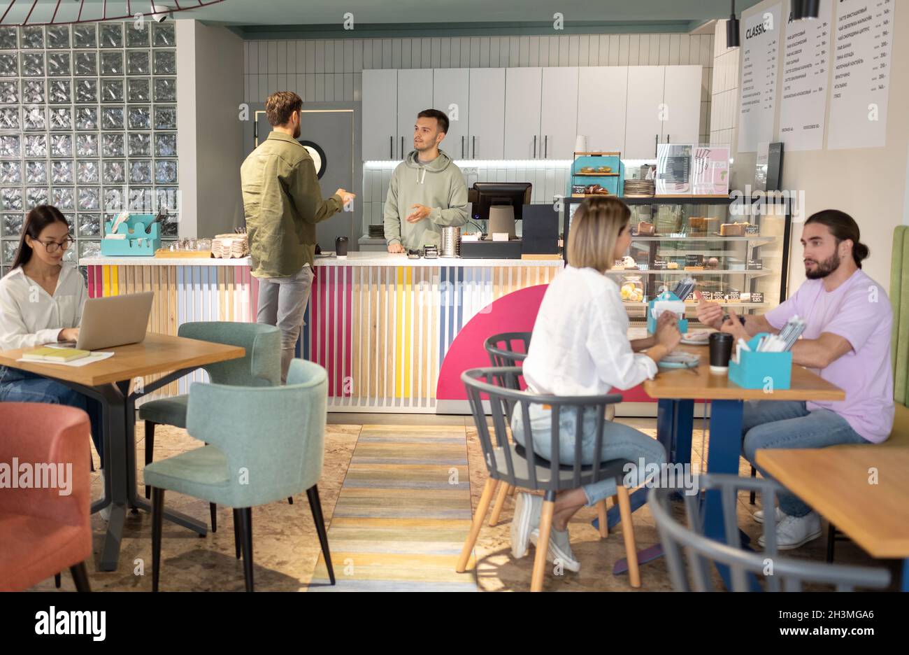 Cafe clients hi-res stock photography and images - Alamy