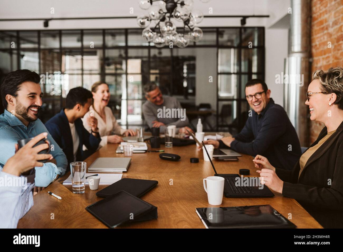 Laughing business men hi-res stock photography and images - Alamy