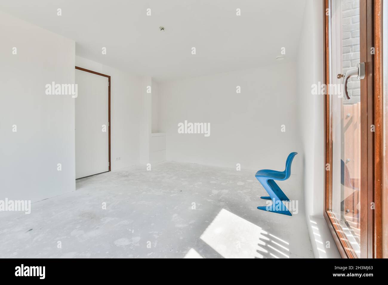 Bright interior design of a luxury house Stock Photo - Alamy