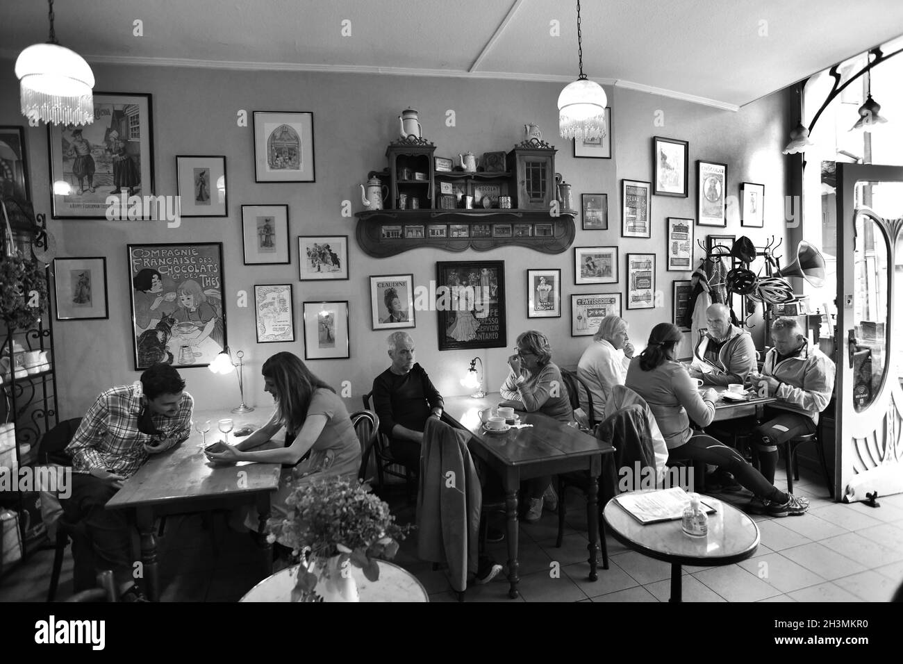 Old style restaurant Black and White Stock Photos & Images - Alamy