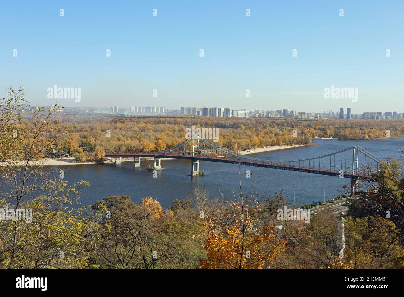 Left bank of kyiv hi-res stock photography and images - Alamy