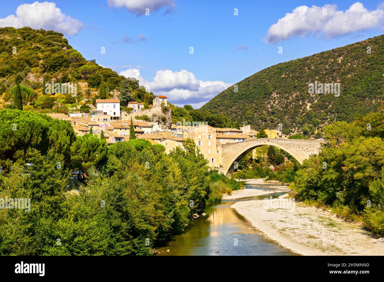 Nyons hi-res stock photography and images - Alamy