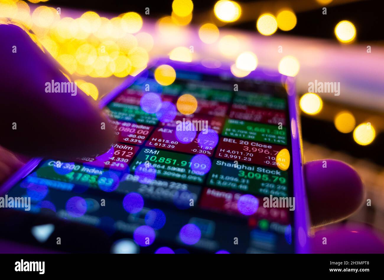 Financial market data screen statistics hi-res stock photography and ...