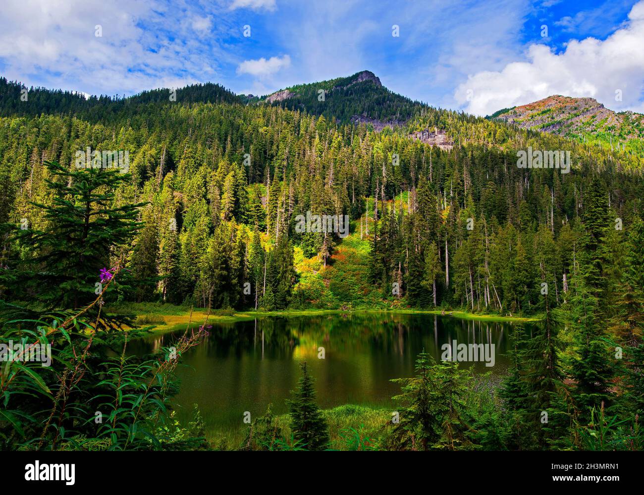 Lake Elizabeth, Mount Baker-Snoqualmie National Forest, Washington ...