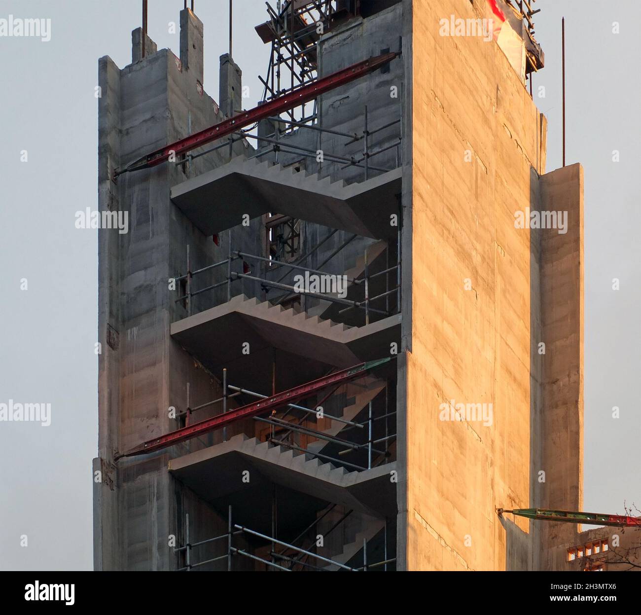 Tall vertical structure hi-res stock photography and images - Alamy