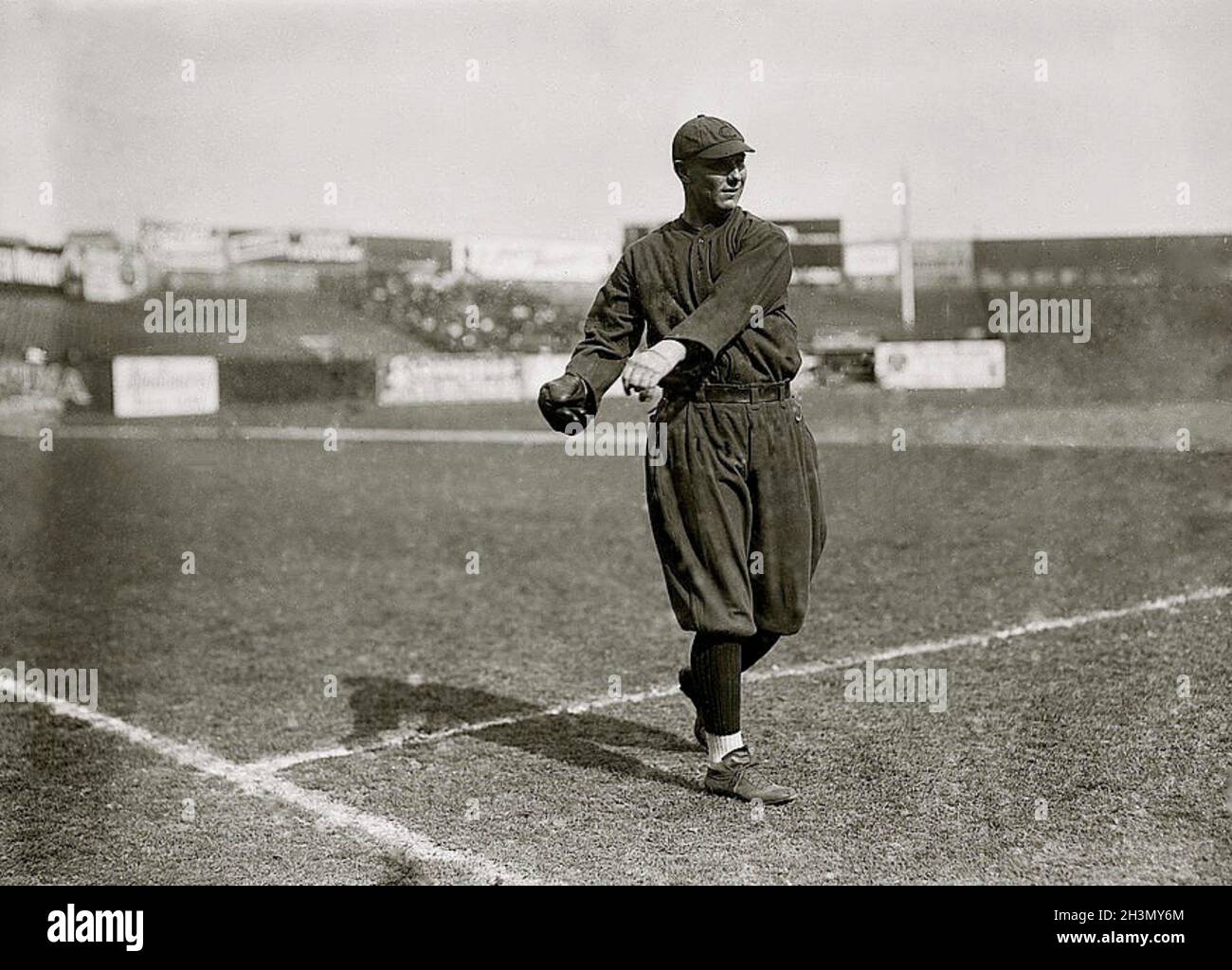 Robert Henry "Bob" Bescher, Cincinnati Reds, 1913 Stock Photo - Alamy