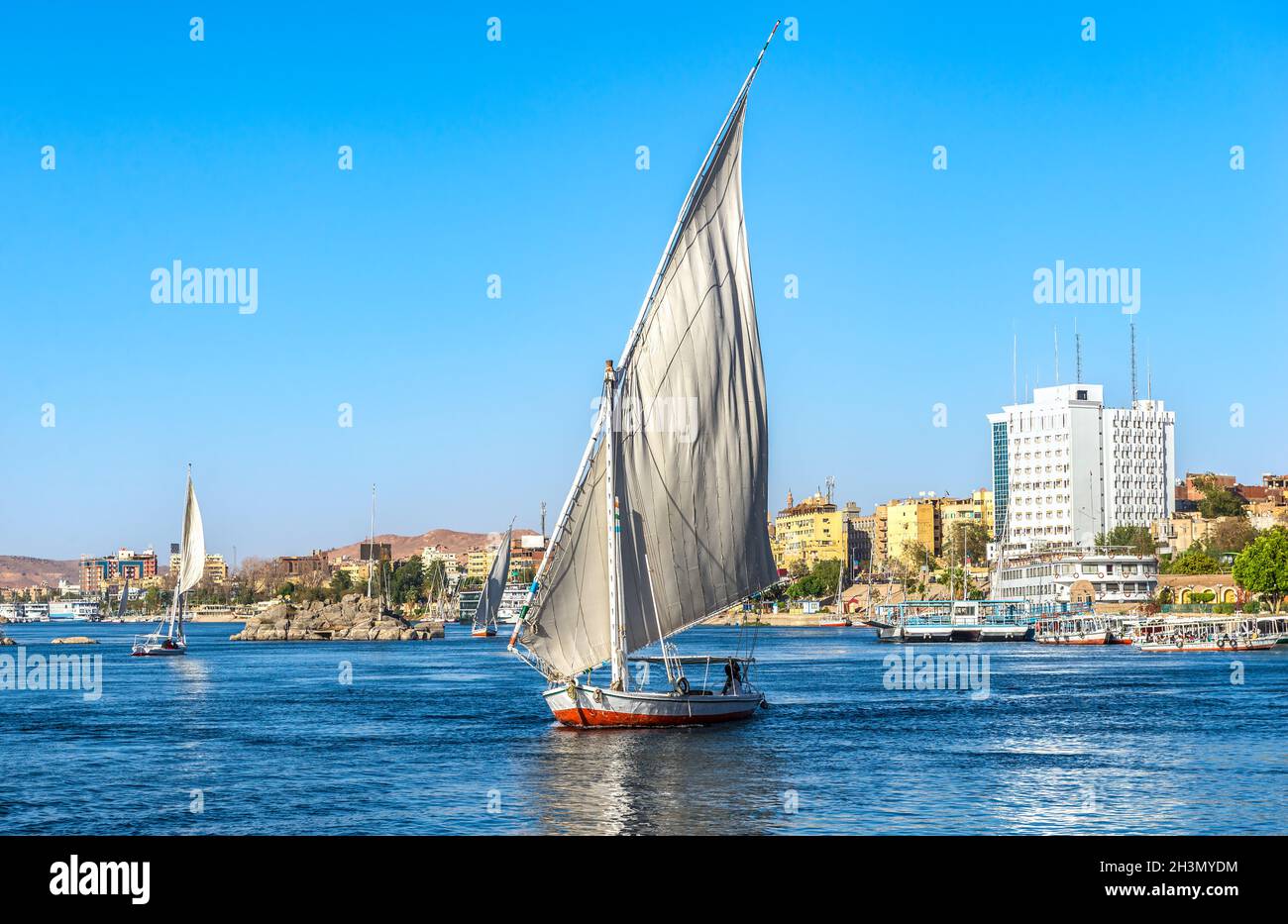 Traditional egyptian sailing boat hi-res stock photography and images ...