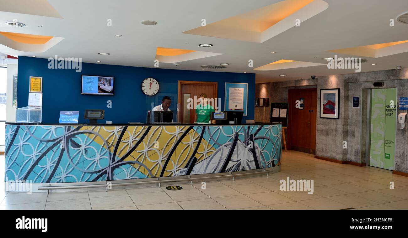 Reception desk and lobby Hotel ibis Styles Birmingham NEC and Airport ...