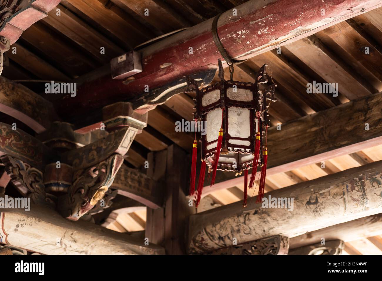 Wooden lanterns at famous old ancient Lung-shan temple Stock Photo - Alamy