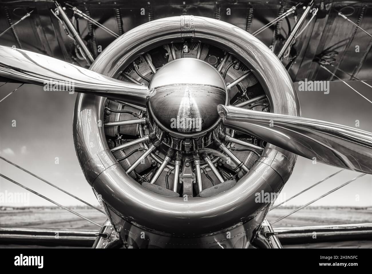 Airplane cylinder hi-res stock photography and images - Alamy Airplane cylinder hi-res stock photography and images - Alamy