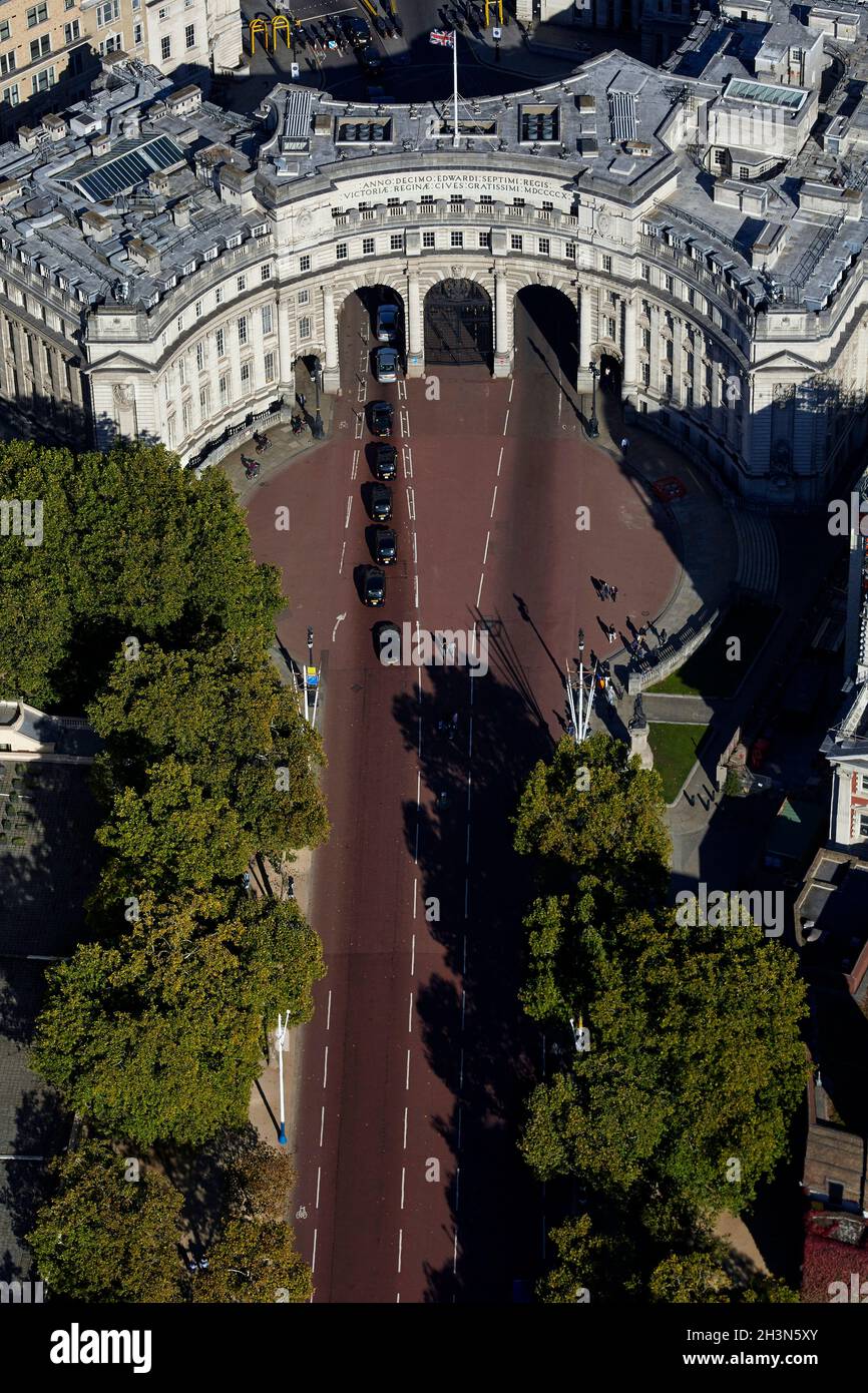 UK, London, Aerial view of Admiralty Arch and The Mall Stock Photo - Alamy