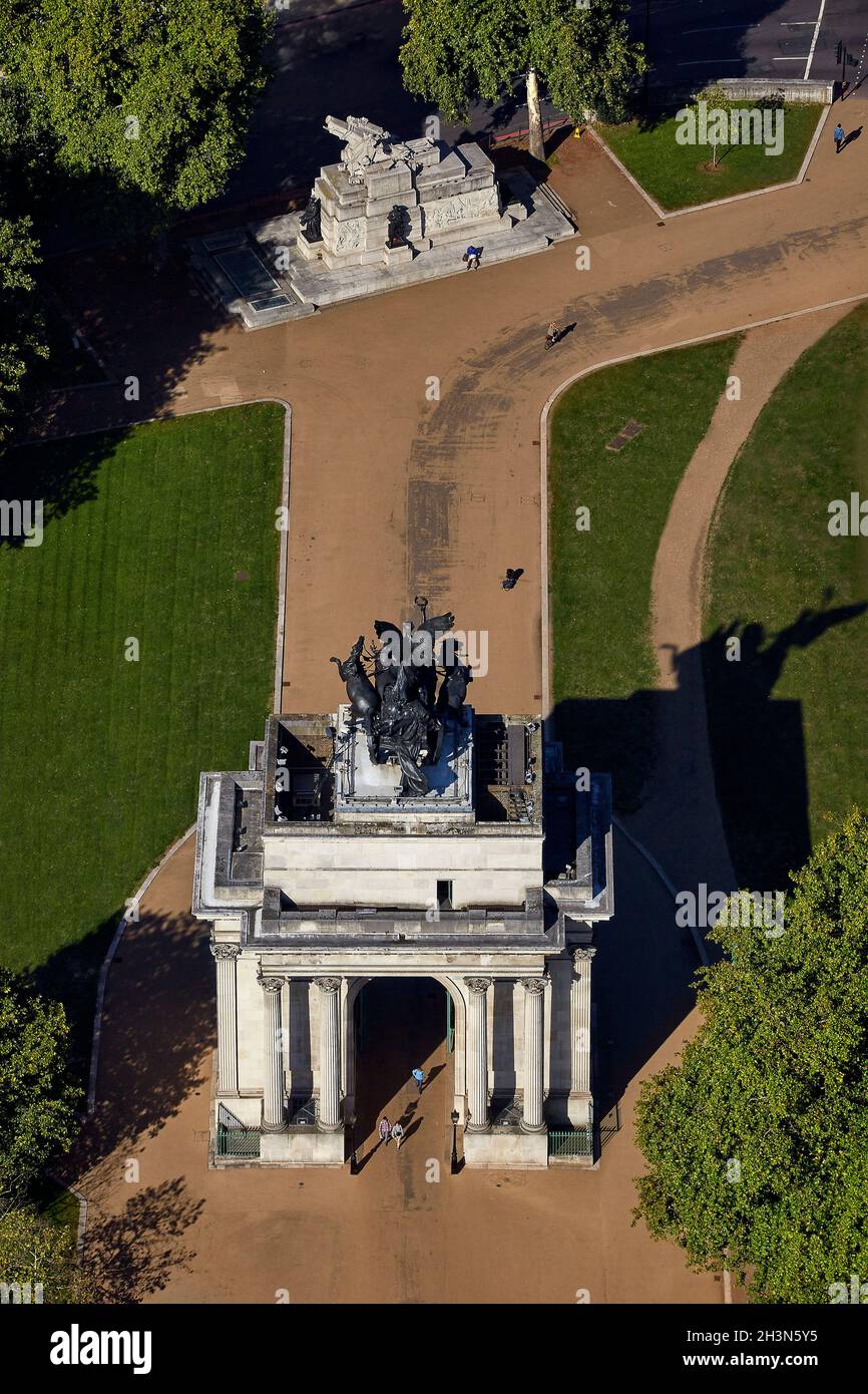 Wellington column monument hi-res stock photography and images - Alamy