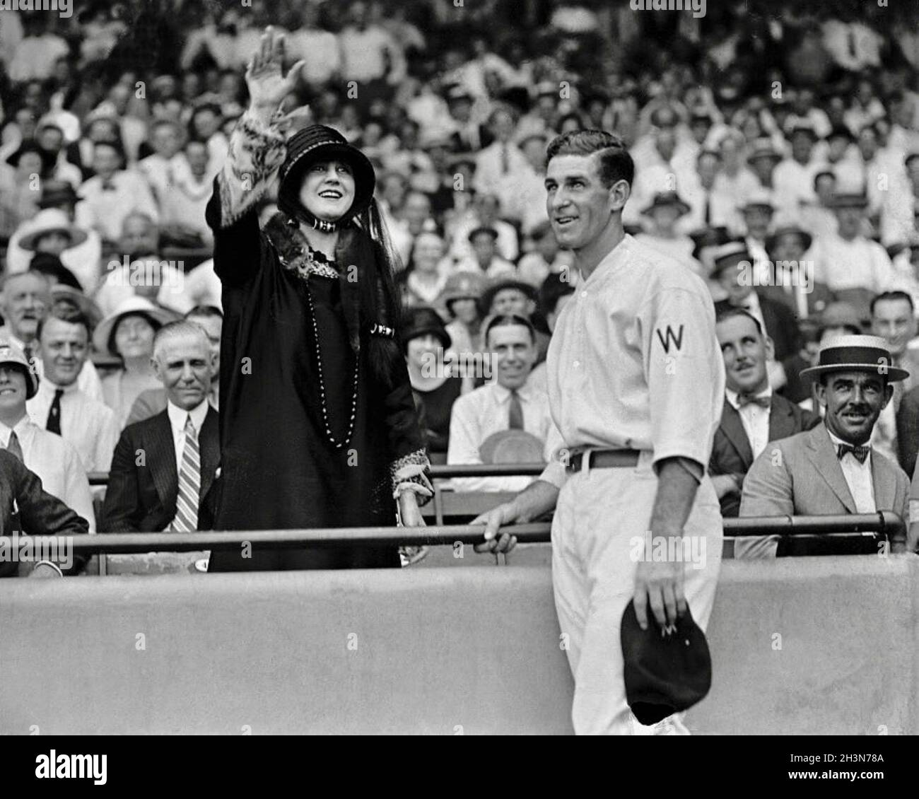 Vintage washington senators baseball players hi-res stock photography ...