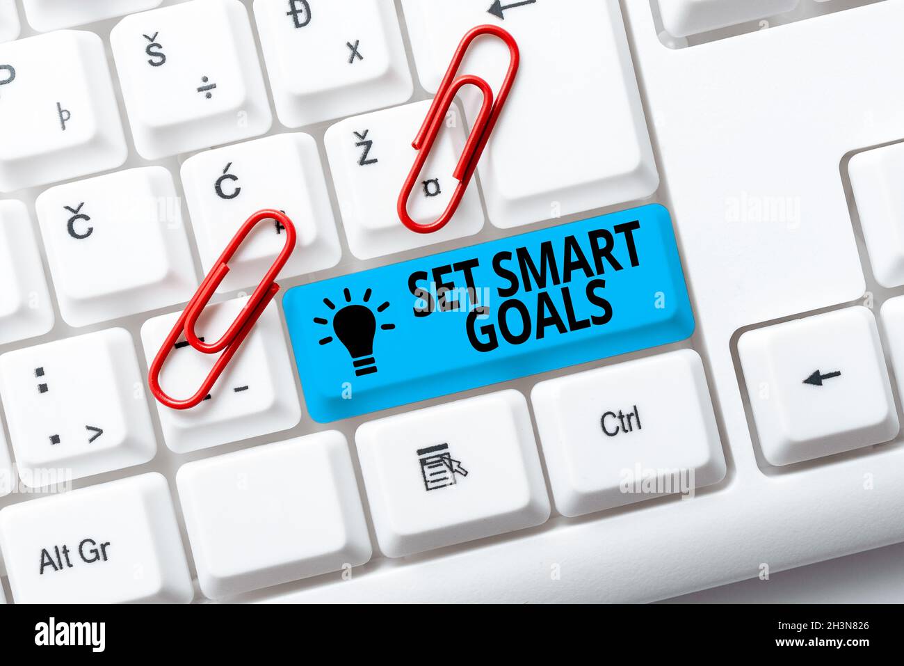 Hand writing sign Set Smart Goals. Business concept giving criteria to ... Hand writing sign Set Smart Goals. Business concept giving criteria to ...