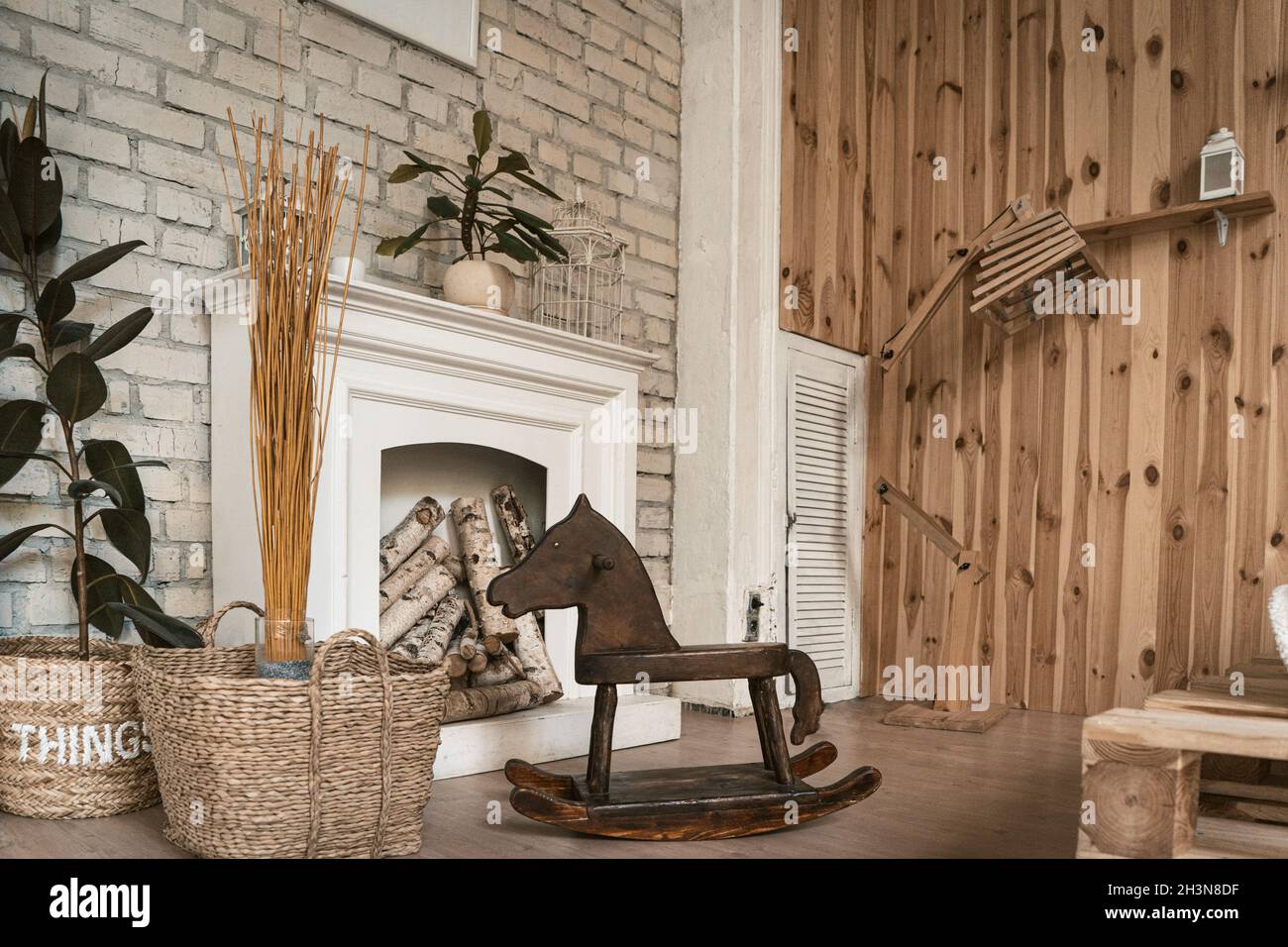 Old fashioned rocking horse hi-res stock photography and images - Alamy