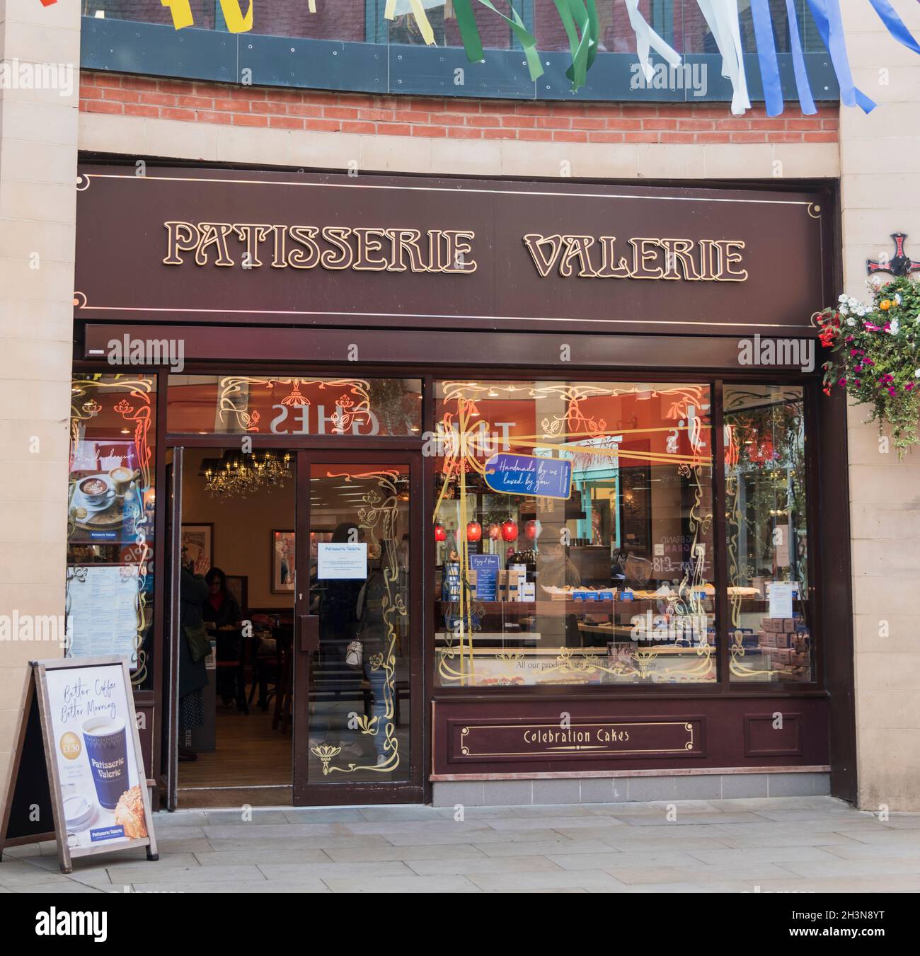Patisserie valerie cake hi-res stock photography and images - Alamy