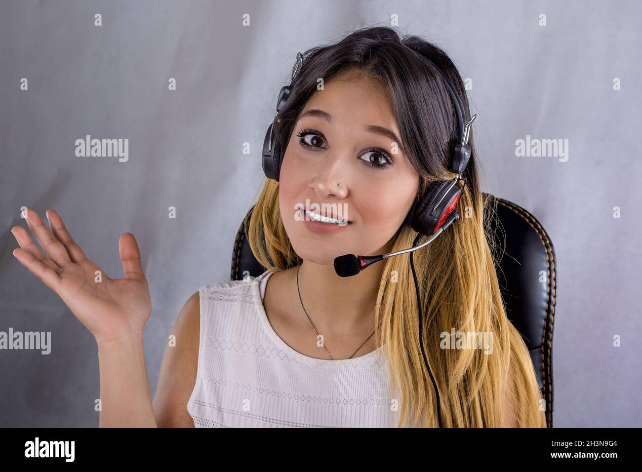 Egyptian call center operator with a headphone Stock Photo - Alamy