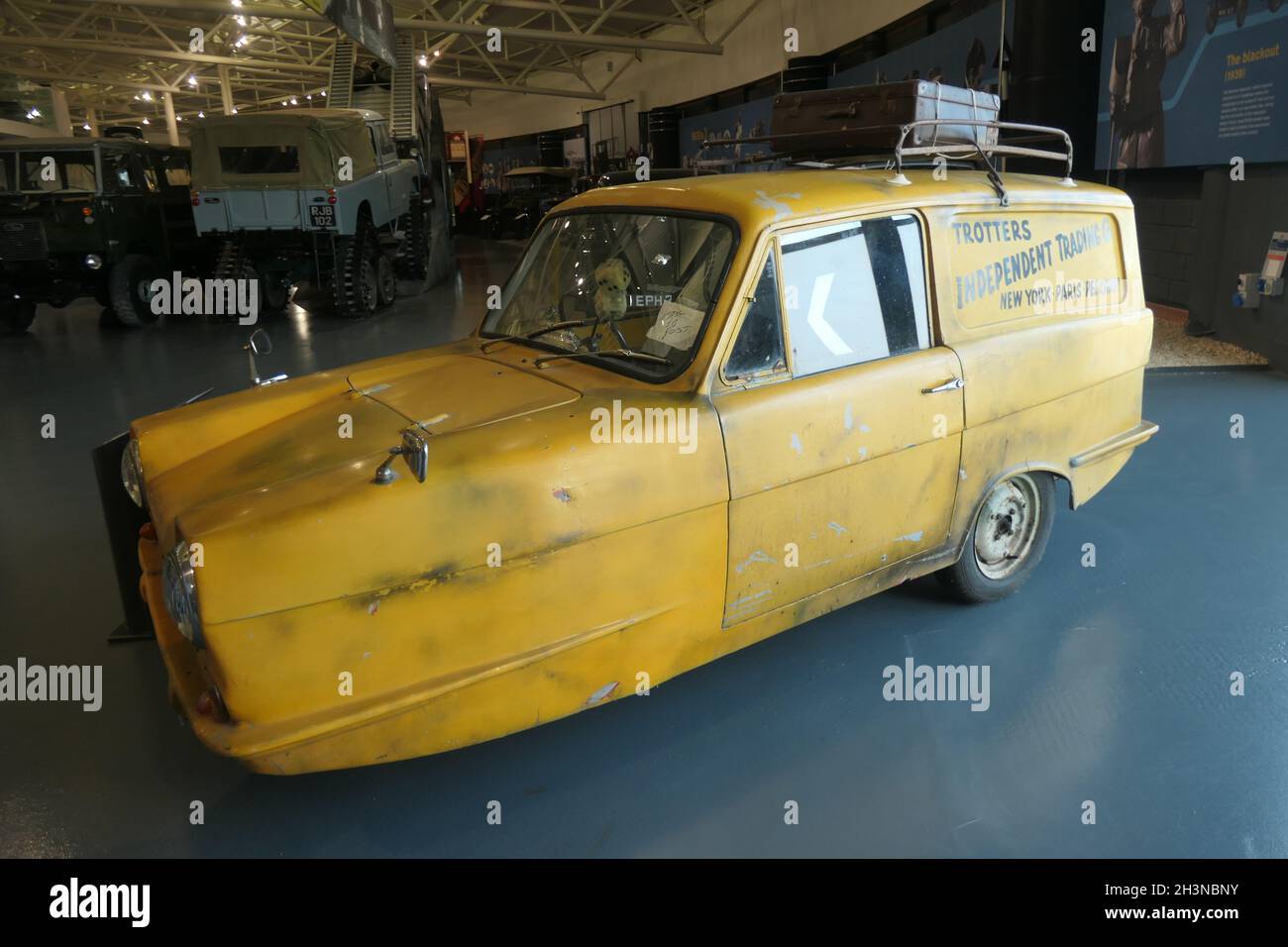 Fools and horses Trotters independent trading van three wheeler reliant ...